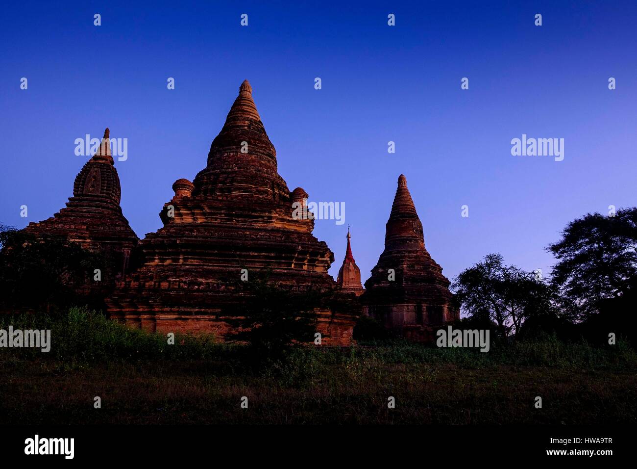 Myanmar bagan temples hi-res stock photography and images - Alamy