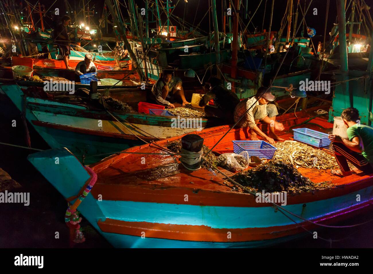 Cambodia, Kampot province, Kampot, fishing market by night Stock Photo ...