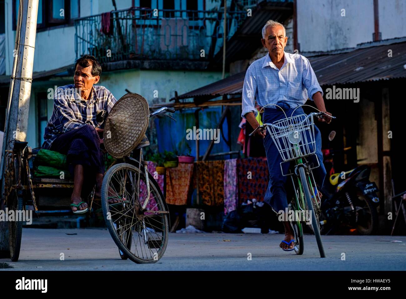 Rickshaw burma hi-res stock photography and images - Alamy