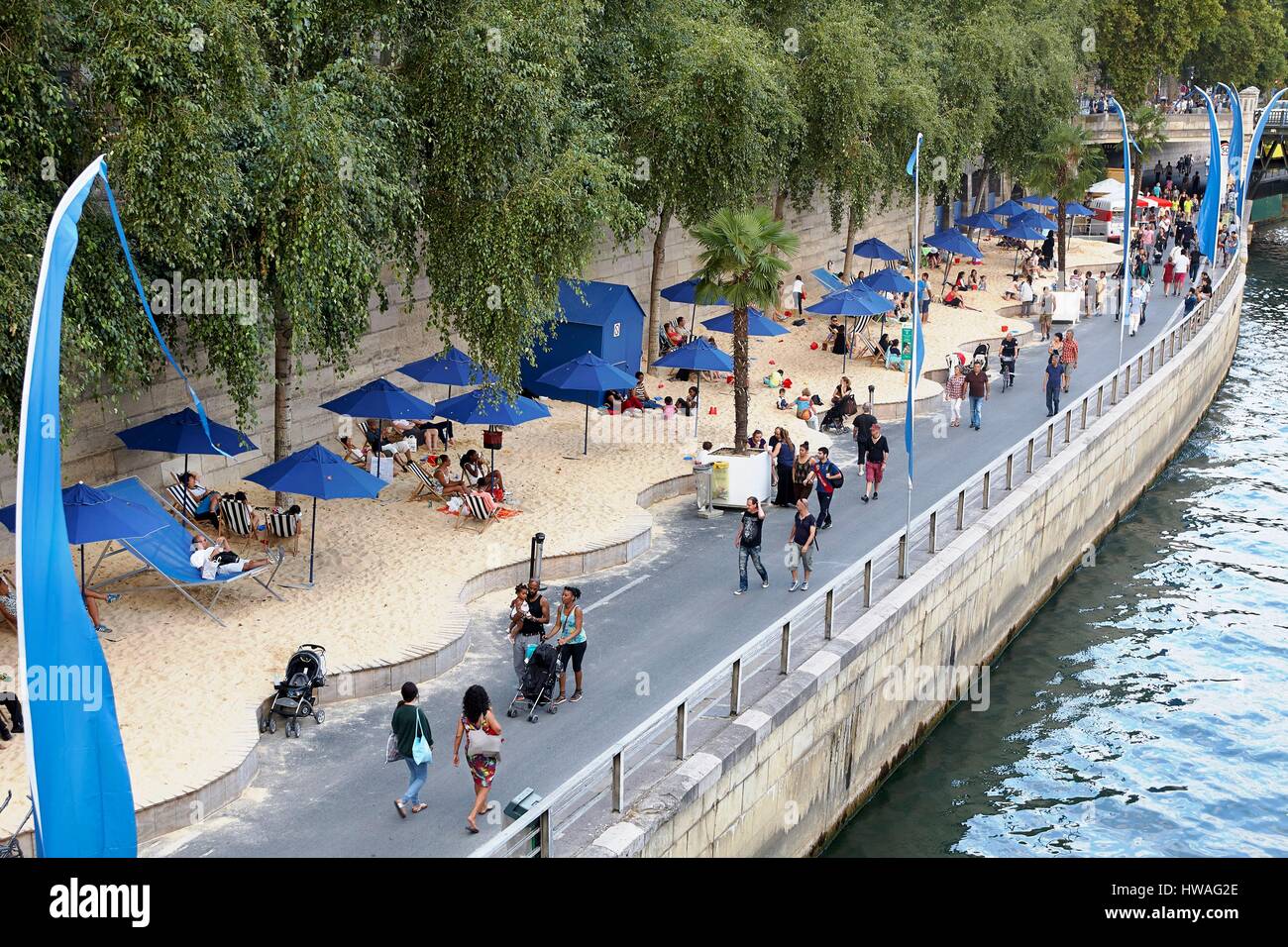 Paris plages hi-res stock photography and images - Alamy