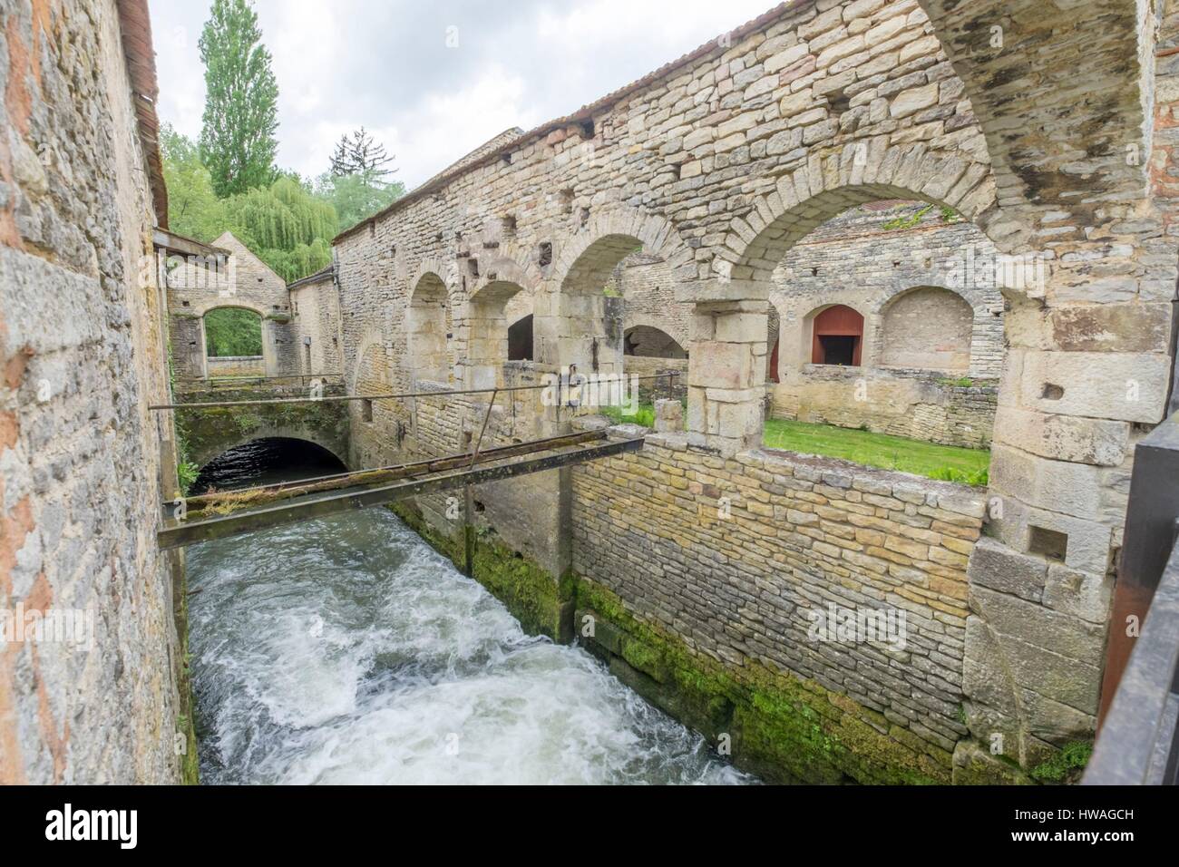 Iron forge 17th century hi-res stock photography and images - Alamy