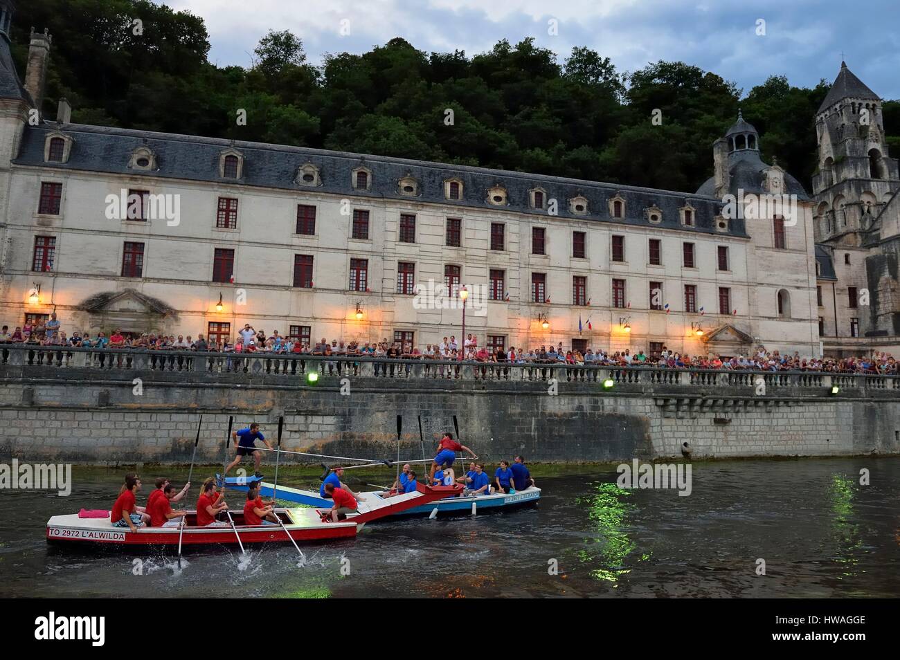 Water jousting hi-res stock photography and images - Alamy