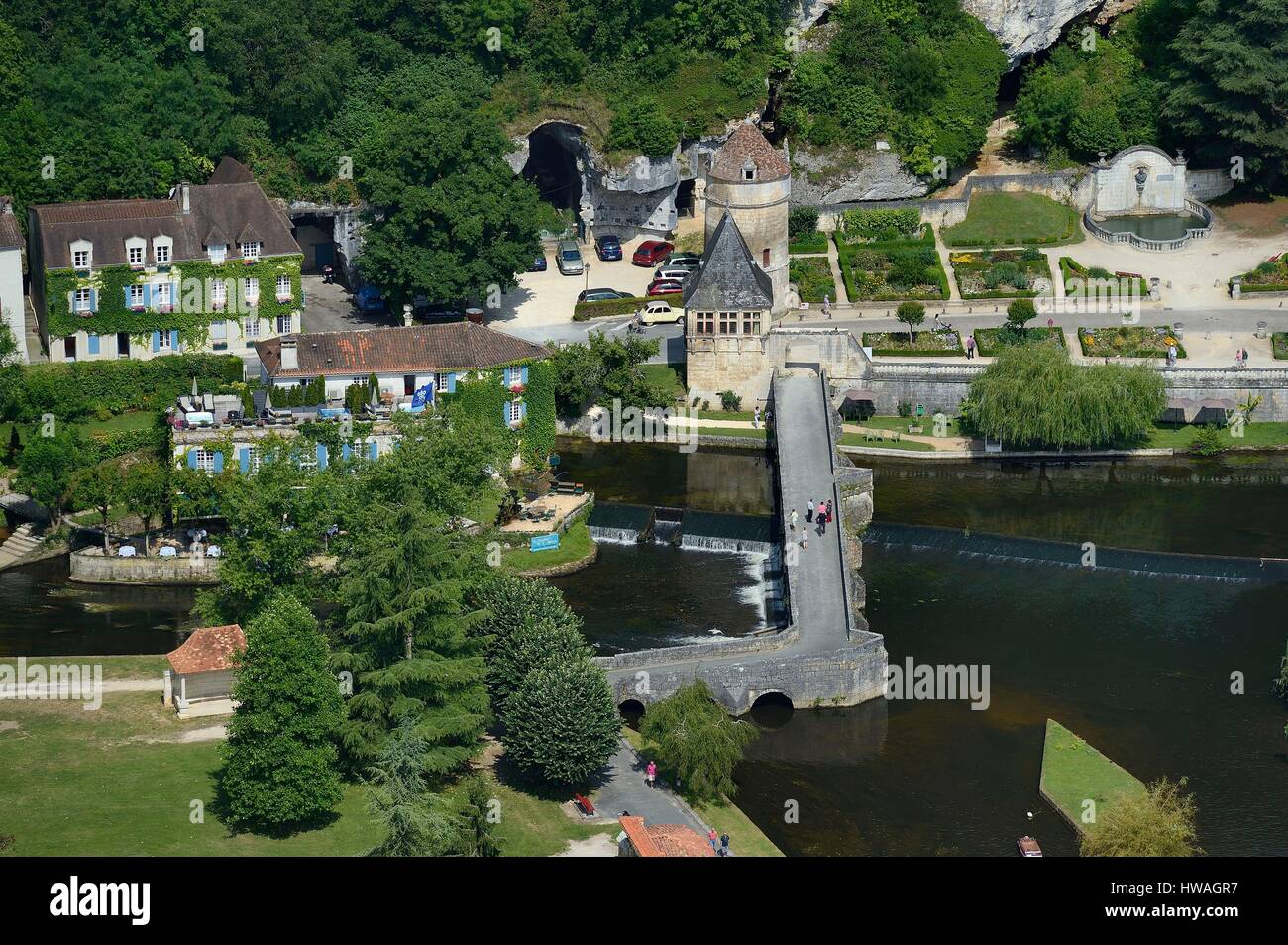 France, Dordogne, Brantome, Pont Coude (angled bridge) over Dronne ...