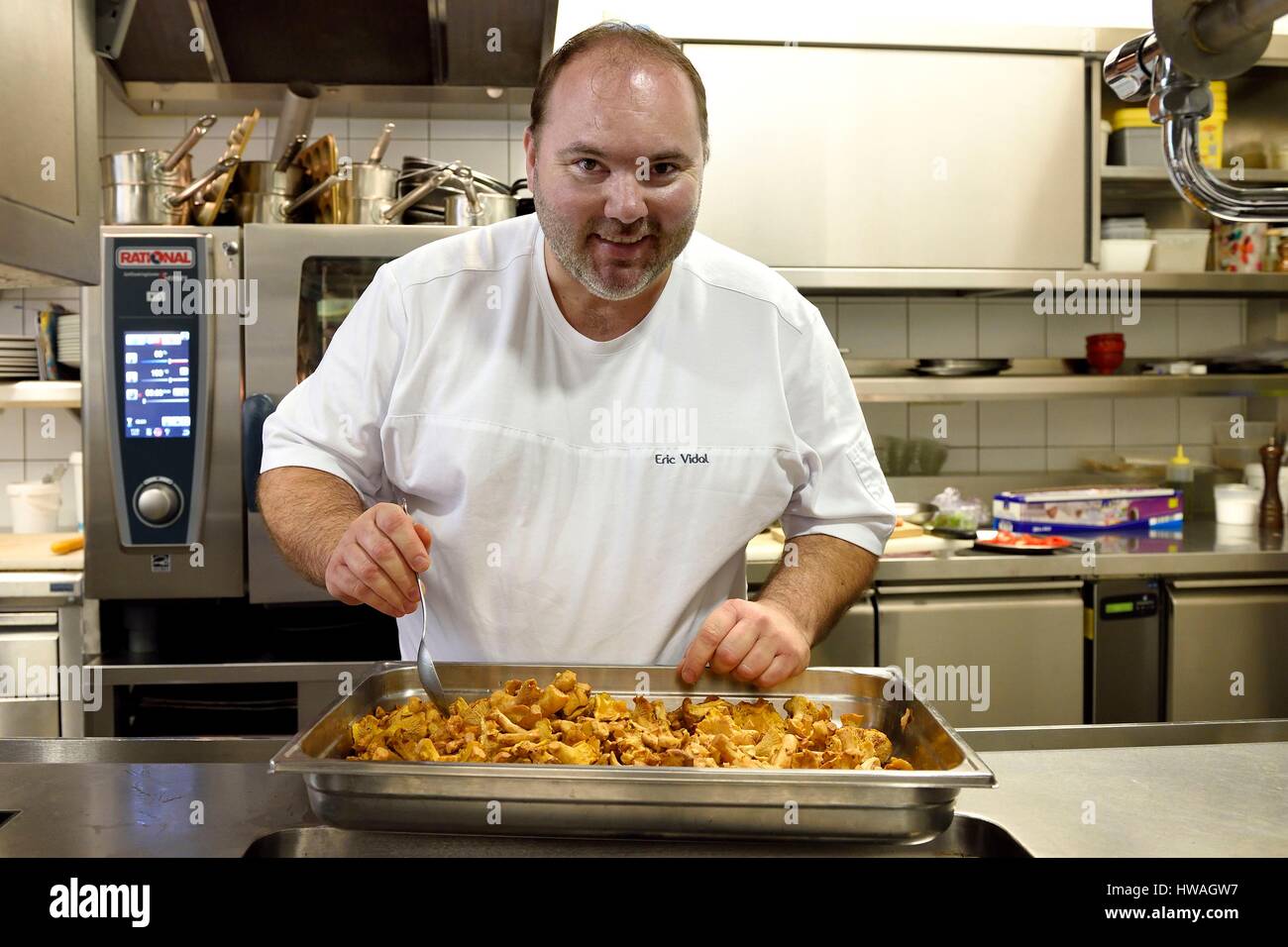 France, Dordogne, White Perigord, Perigueux, the chef Eric Vidal of the ...