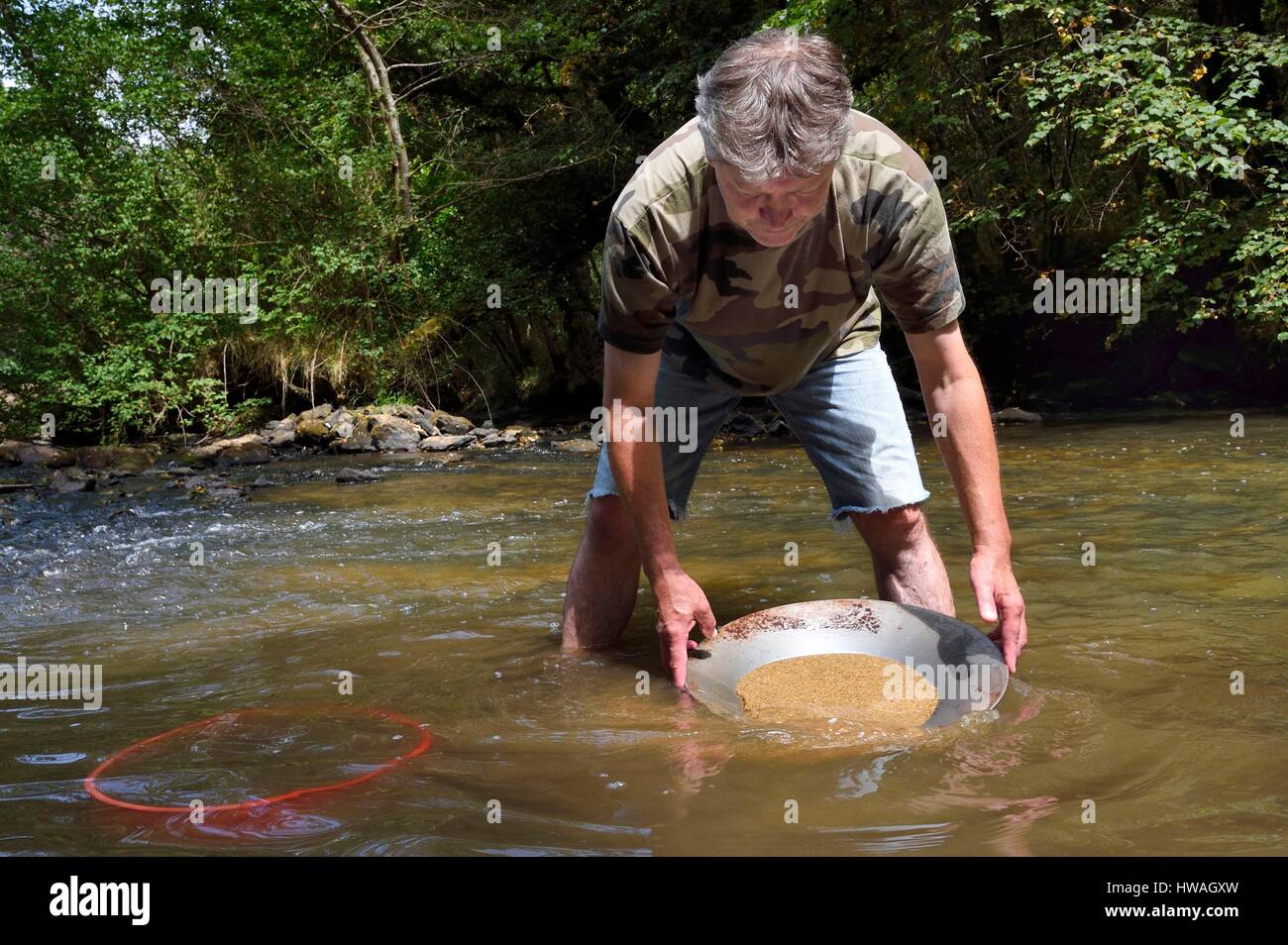 Gold panner hi-res stock photography and images - Alamy