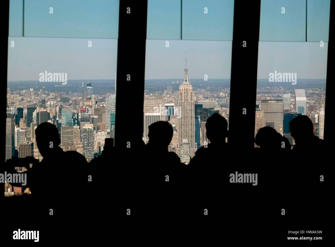 Empire state building shadow hi-res stock photography and images - Alamy
