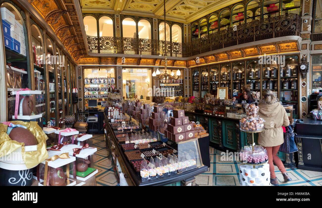France, Nord, Lille, famous pastry Meert Stock Photo - Alamy