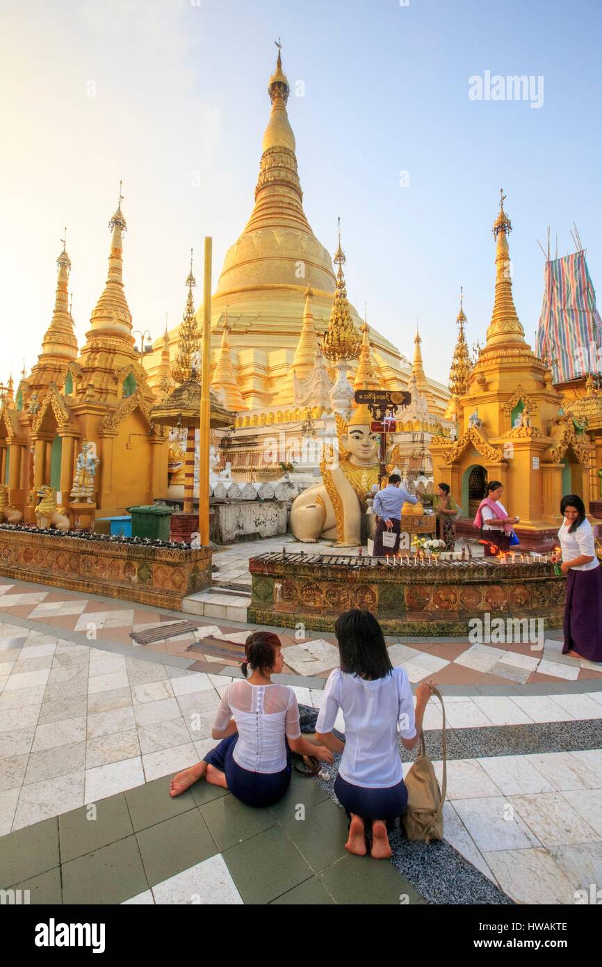 Myanmar, Yangon State, Yangon, Shwedagon Pagoda Stock Photo - Alamy