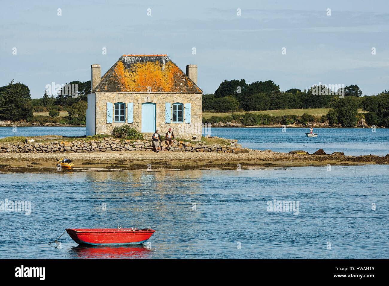 France, Morbihan, Belz, Etel river, St. Cado, house on the island Stock ...