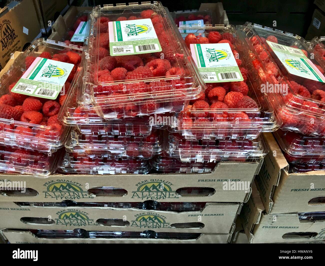 Packaged fruit hi-res stock photography and images - Alamy