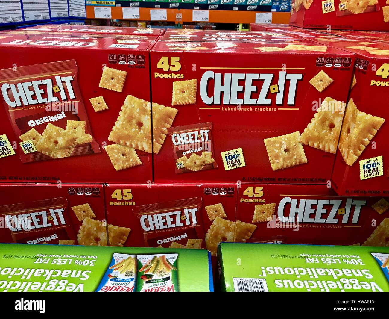 Cheez it hi-res stock photography and images - Alamy