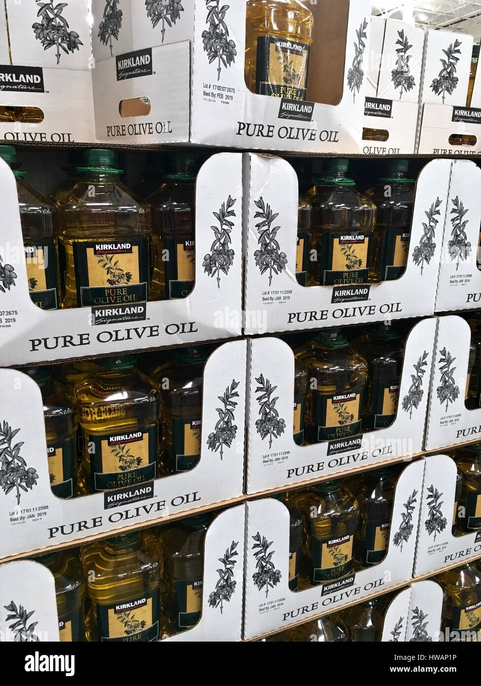 Bulk olive oil Stock Photo - Alamy