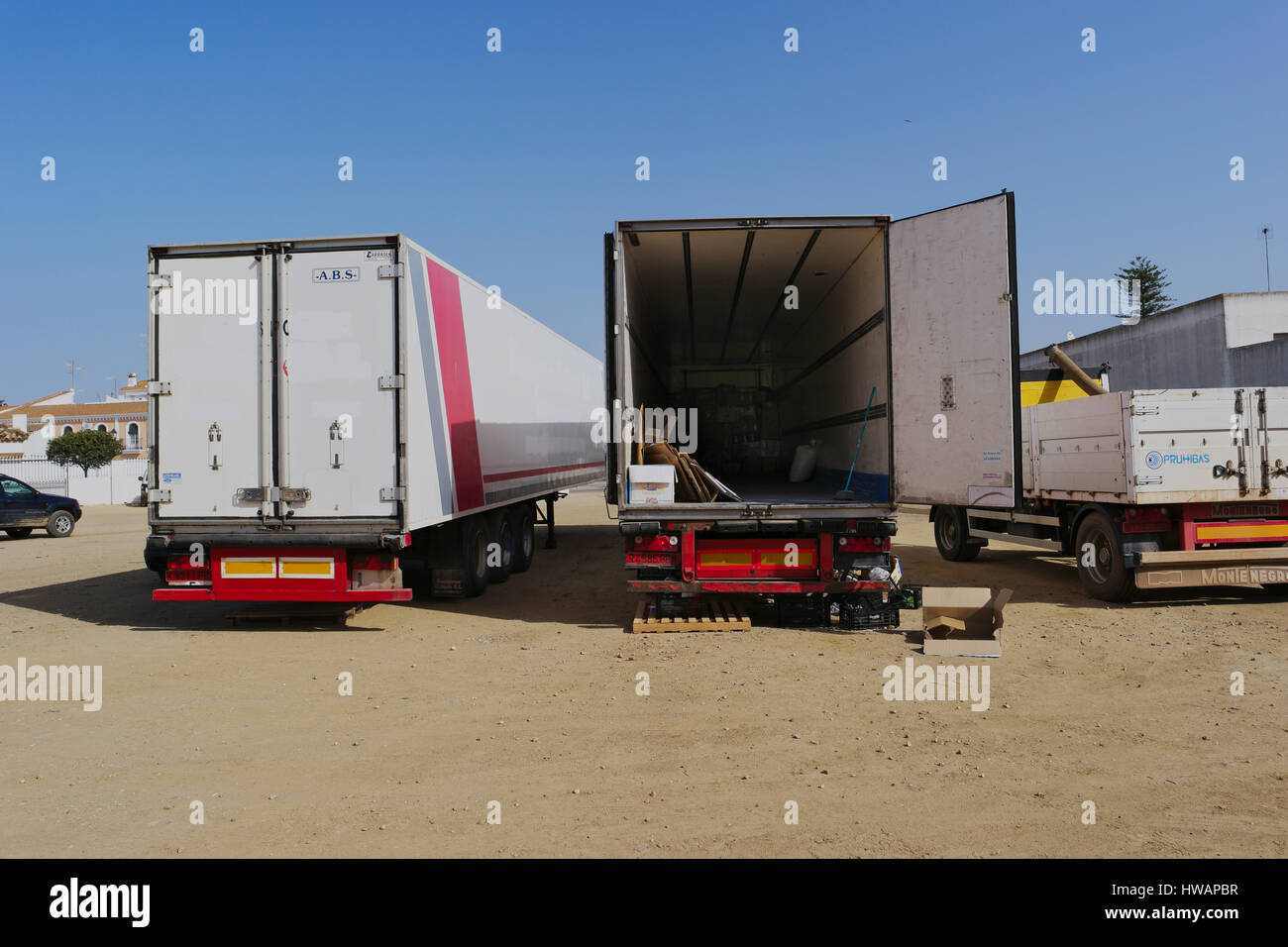 Truck waiting to load hi-res stock photography and images - Alamy