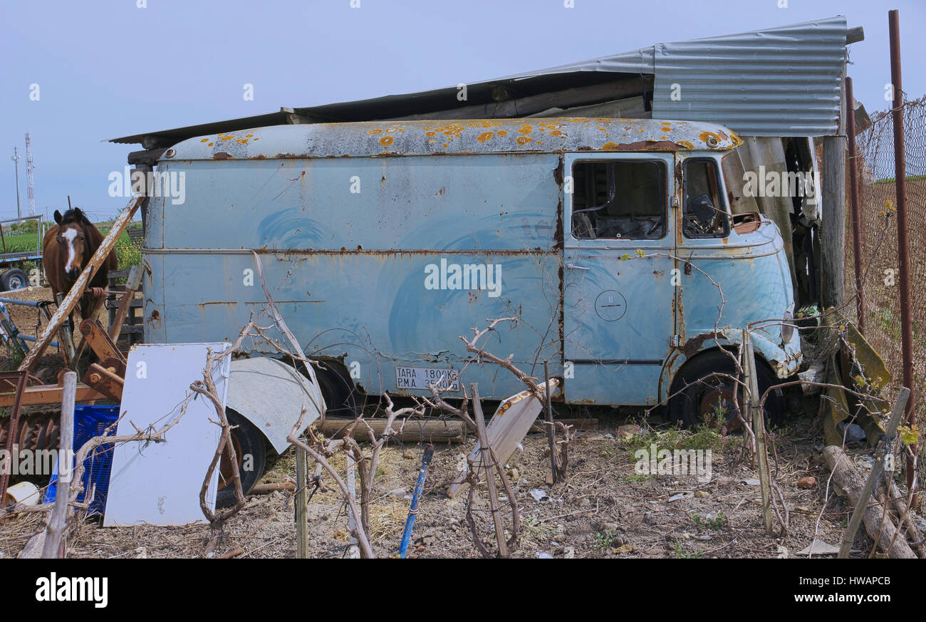 Scrap metal van hi-res stock photography and images - Alamy