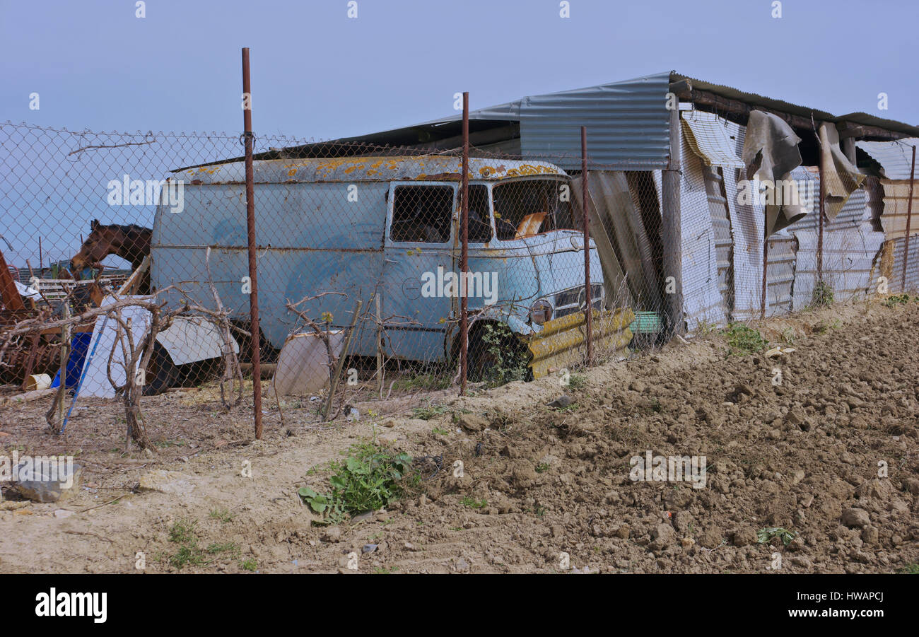 Old van on a farm Stock Photo - Alamy