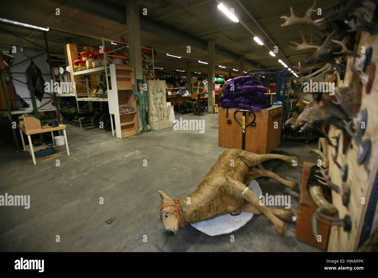 Stage scenery props hi-res stock photography and images - Alamy