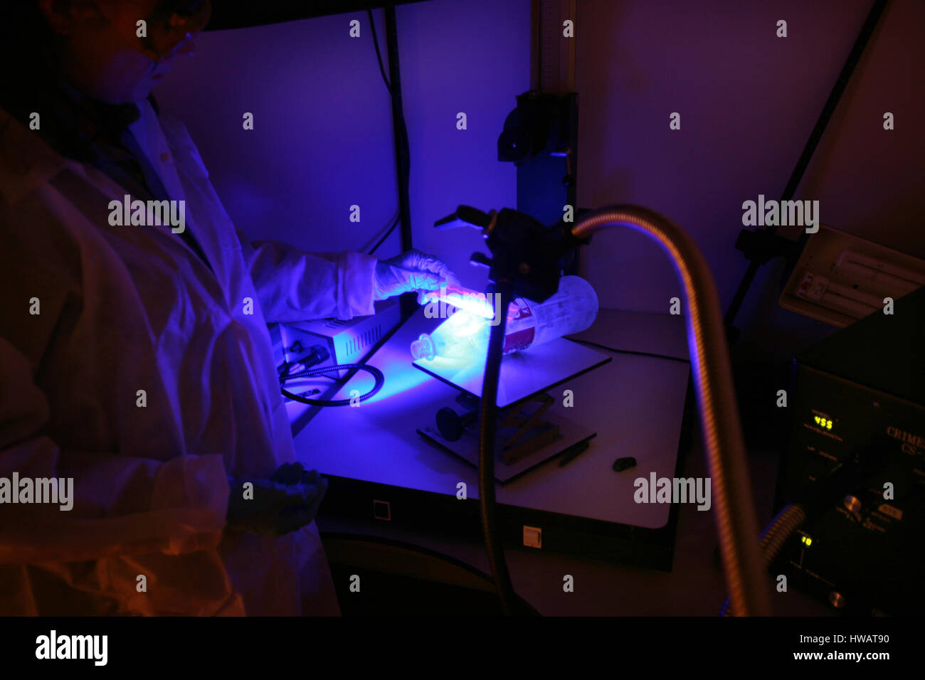 Crime lab uv hi-res stock photography and images - Alamy