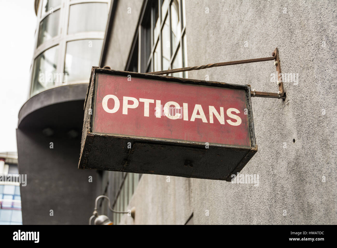 Opticians Sign High Resolution Stock Photography and Images - Alamy