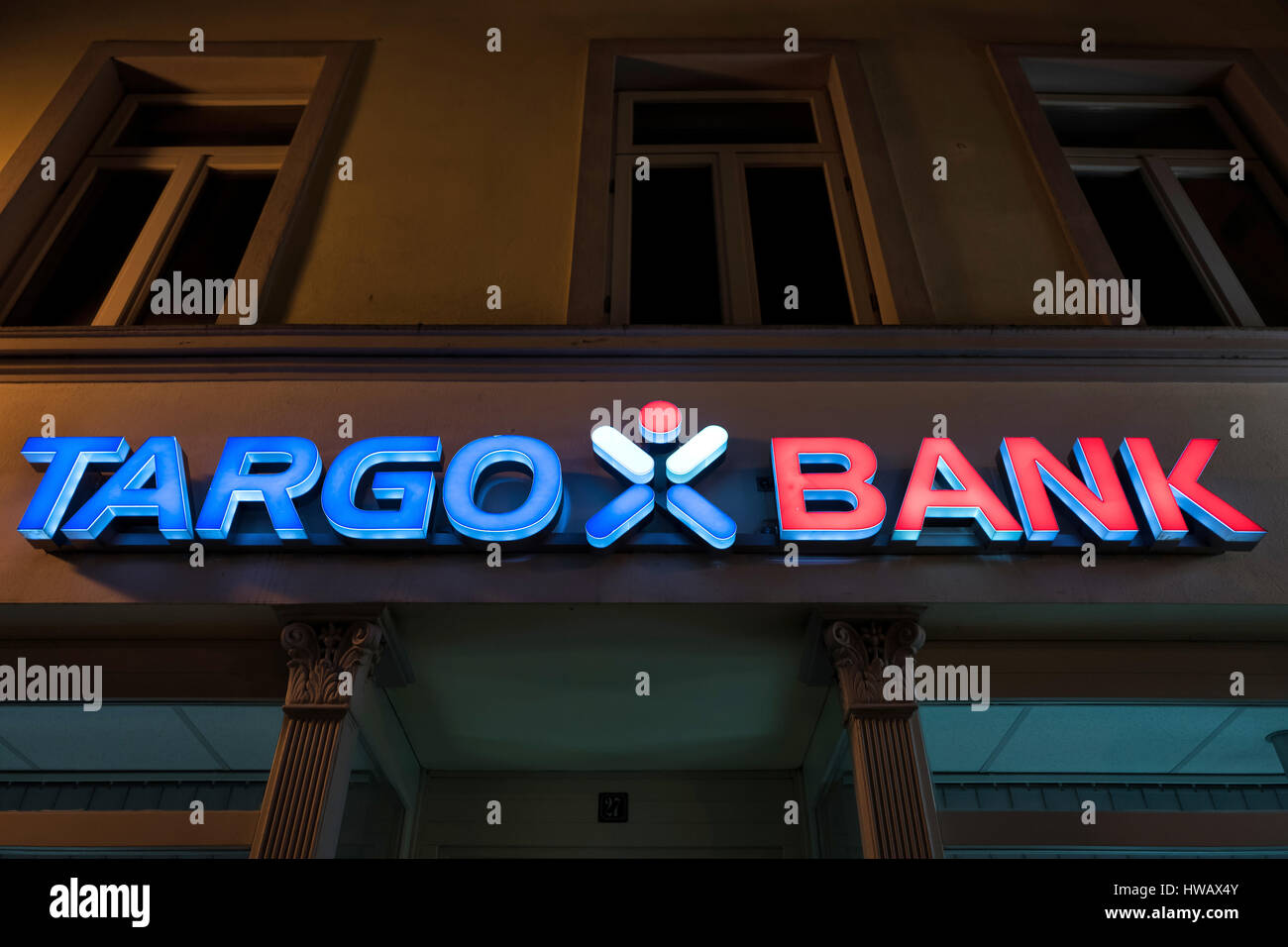 Targobank logo hi-res stock photography and images - Alamy