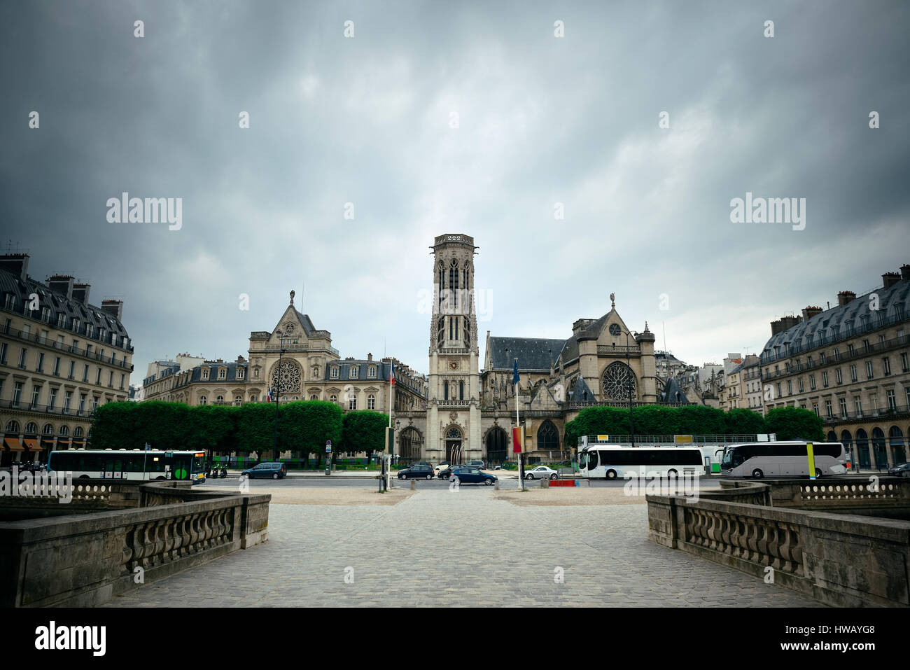 Paris street view hi-res stock photography and images - Alamy