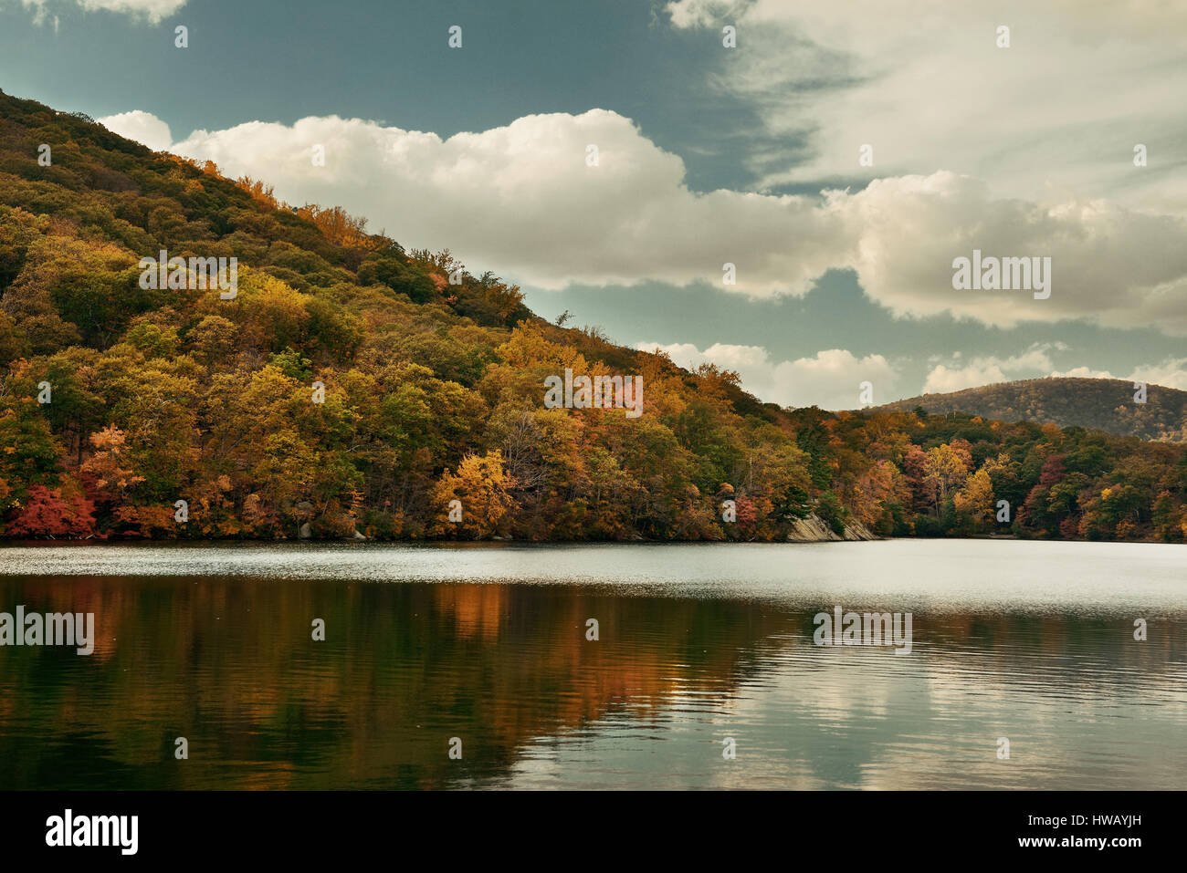 Fall foliage bear mountain new hi-res stock photography and images - Alamy