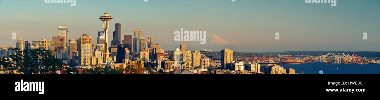 Seattle skyline mt rainier hi-res stock photography and images - Alamy