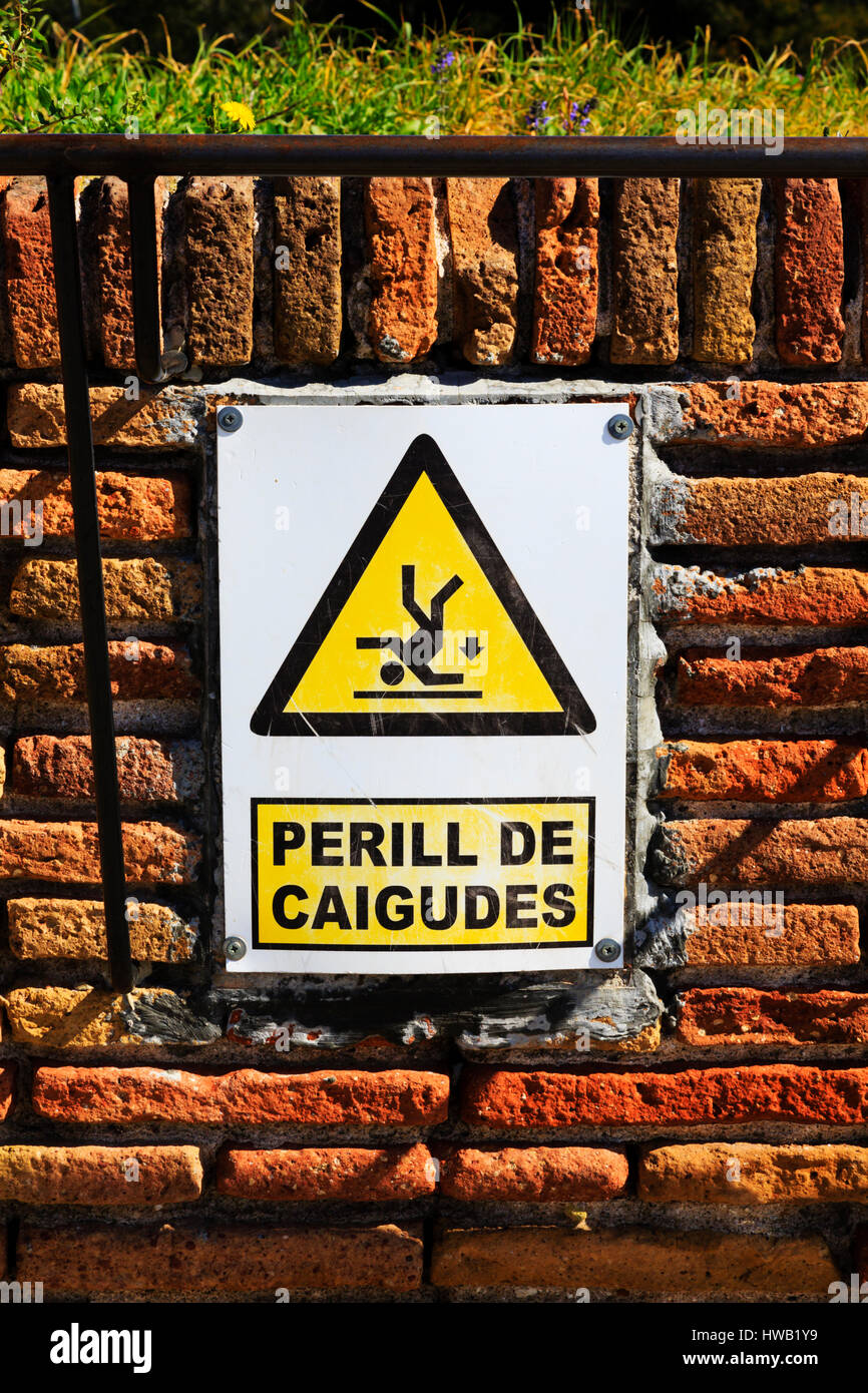 Castell Sign High Resolution Stock Photography and Images - Alamy