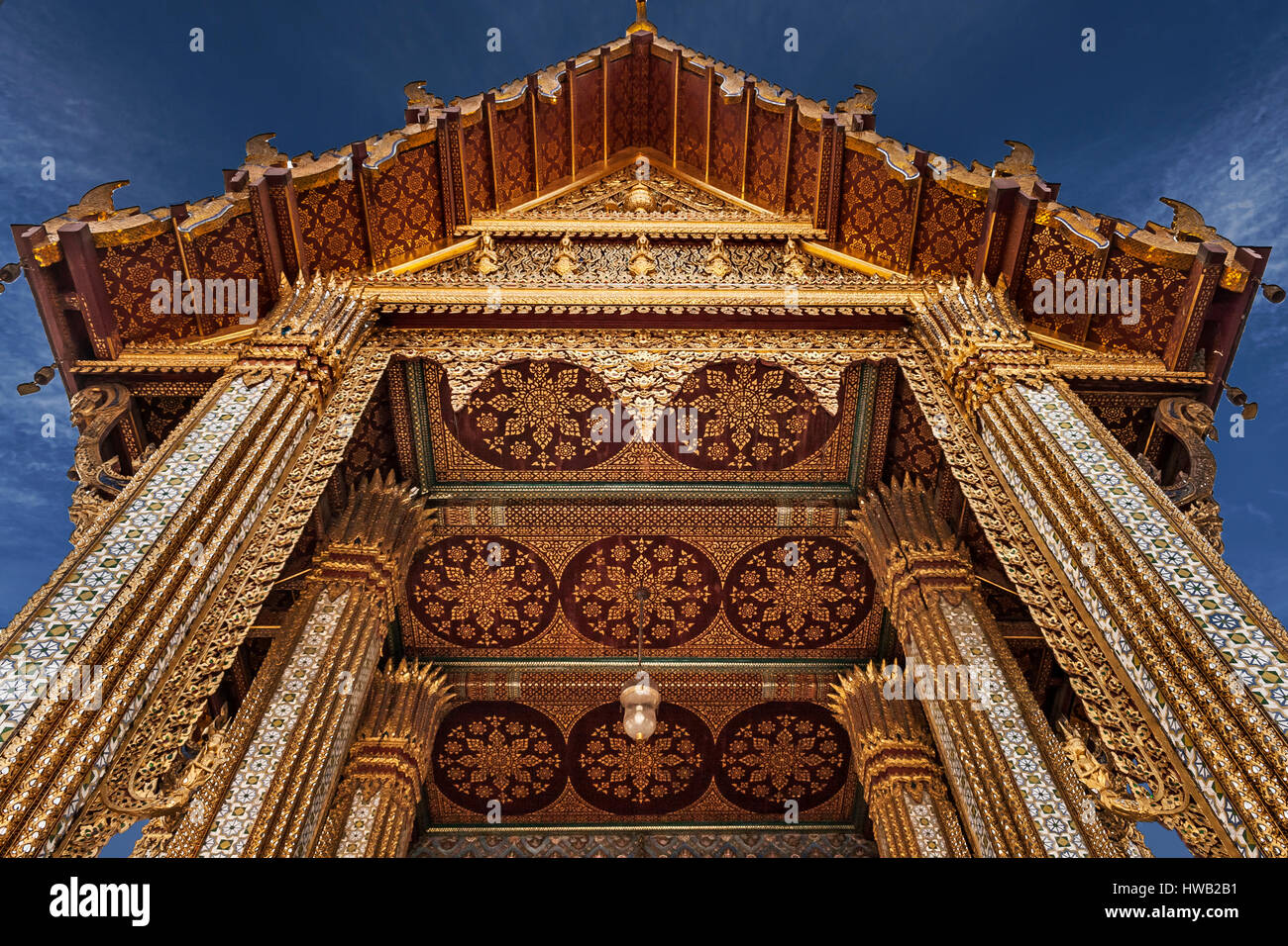 Pillar of Thai Palace architecture Stock Photo - Alamy
