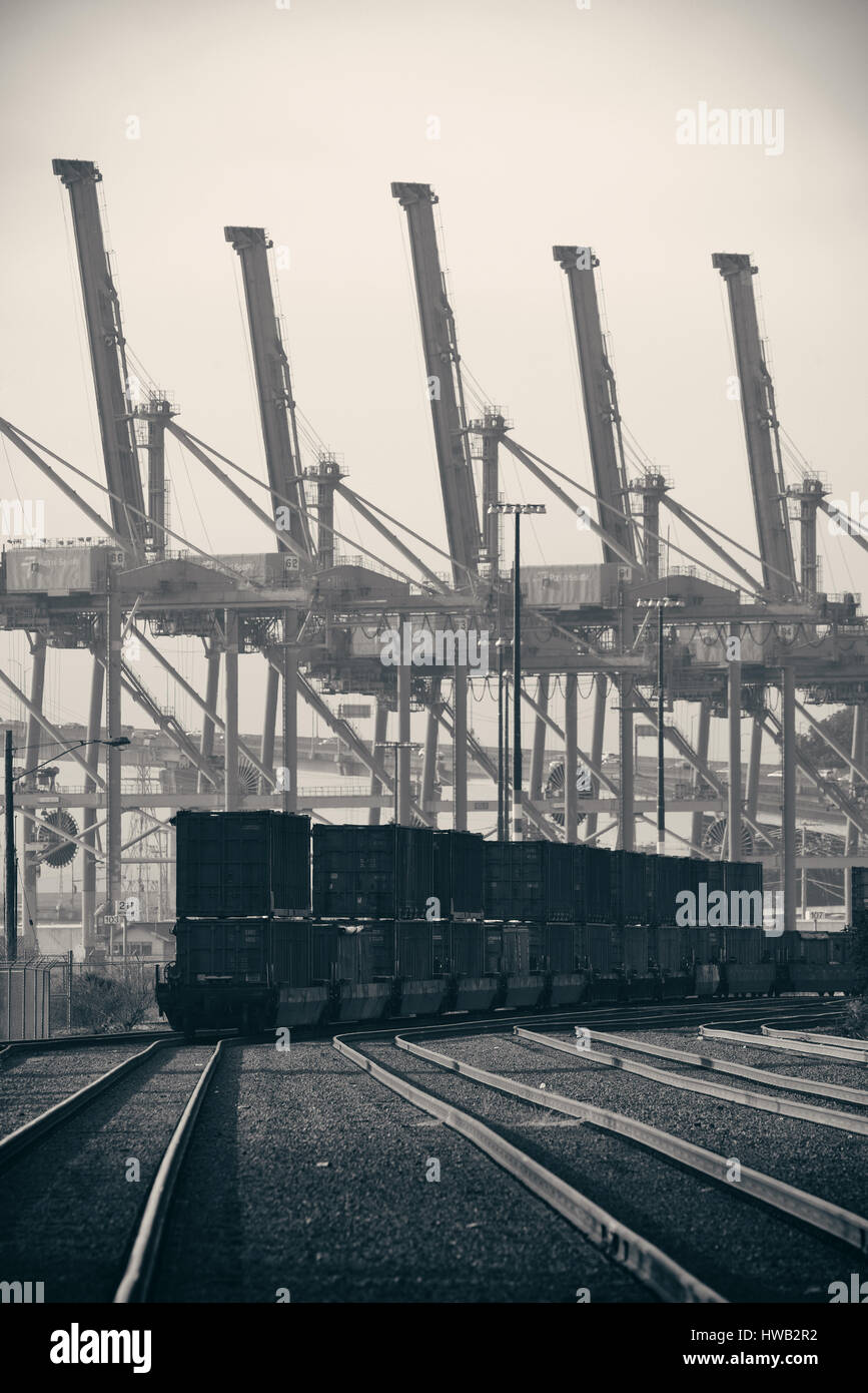 Crane tower cargo train sea hi-res stock photography and images - Alamy