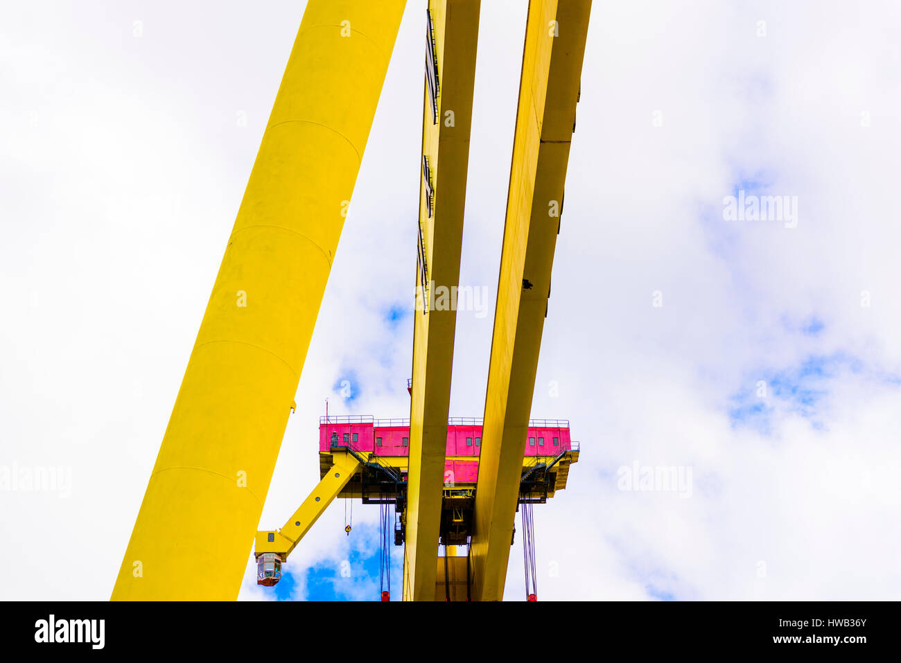 Yellow shipyard crane belfast hi-res stock photography and images - Alamy