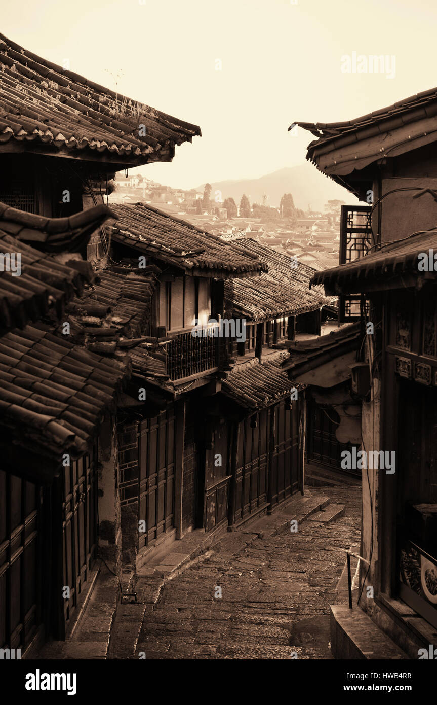 Old street view hi-res stock photography and images - Alamy