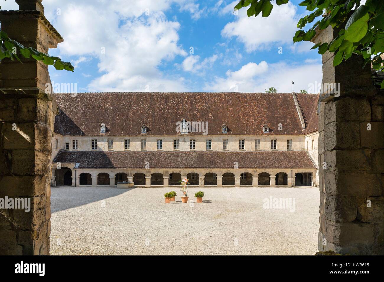 France, Oise, Pontpoint, Abbaye Royale du Moncel Stock Photo - Alamy