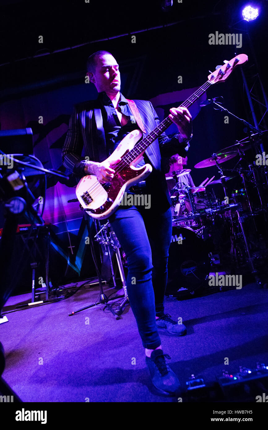 English pop rock band busted hi-res stock photography and images - Alamy