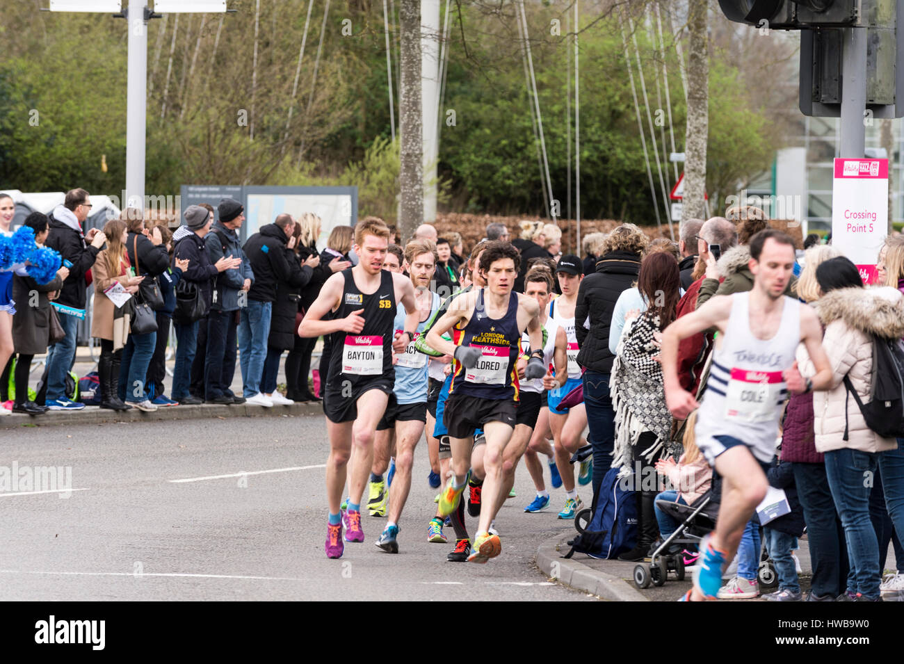 Runners starting reading half marathon hi-res stock photography and ...