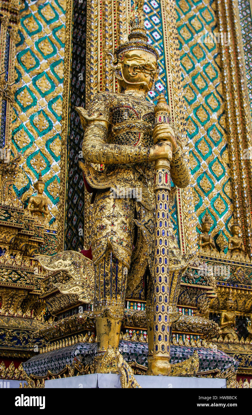Bangkok, Thailand. 14th Nov, 2006. A golden demon (Yaksha), one of a ...