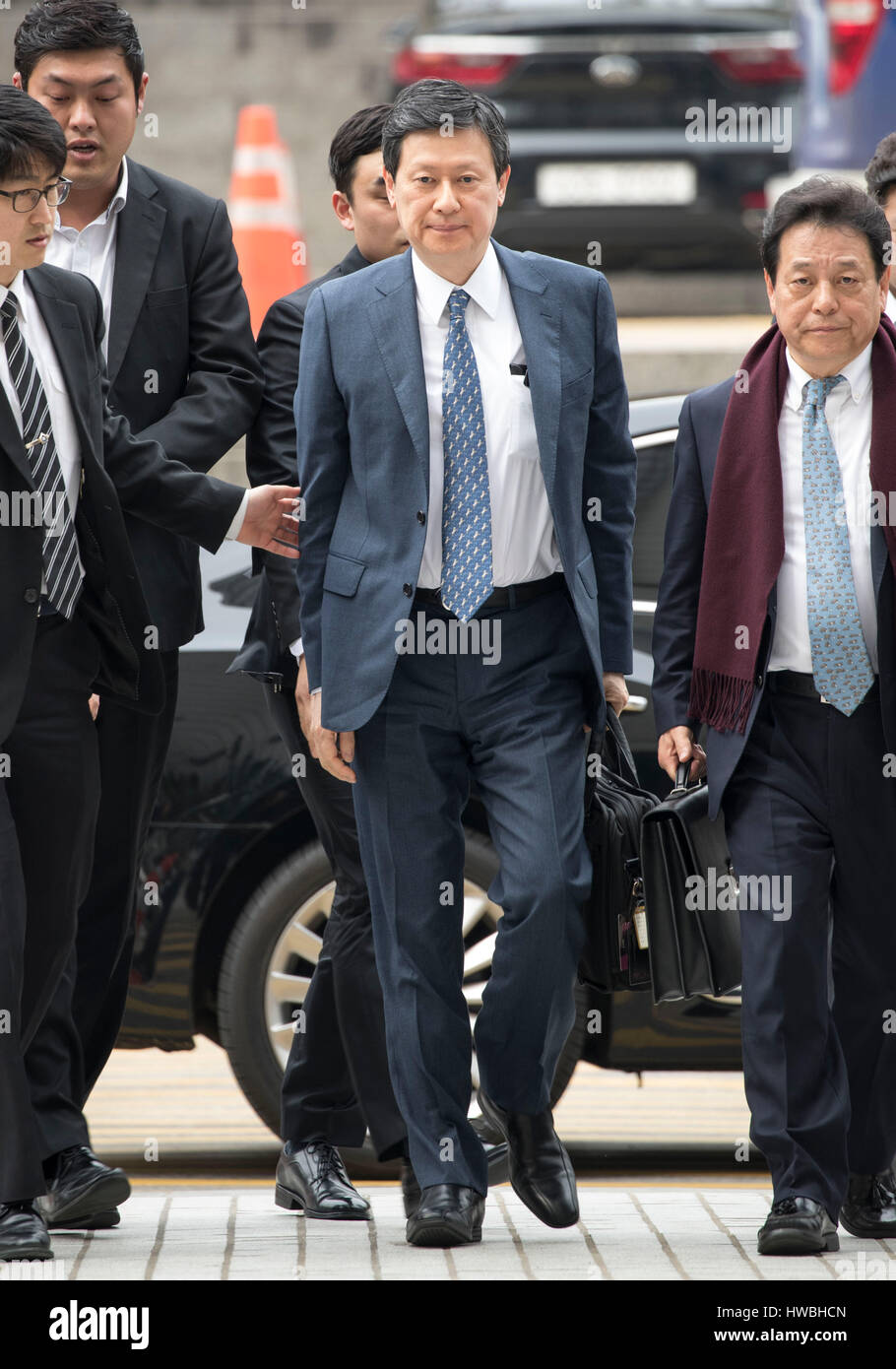 Seoul, South Korea. 20th Mar, 2017. Shin Dong-Joo (C), elder brother of ...