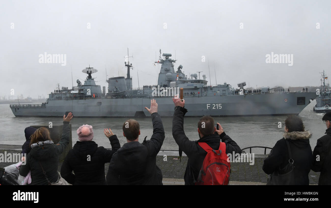 Wave farewell hi-res stock photography and images - Alamy