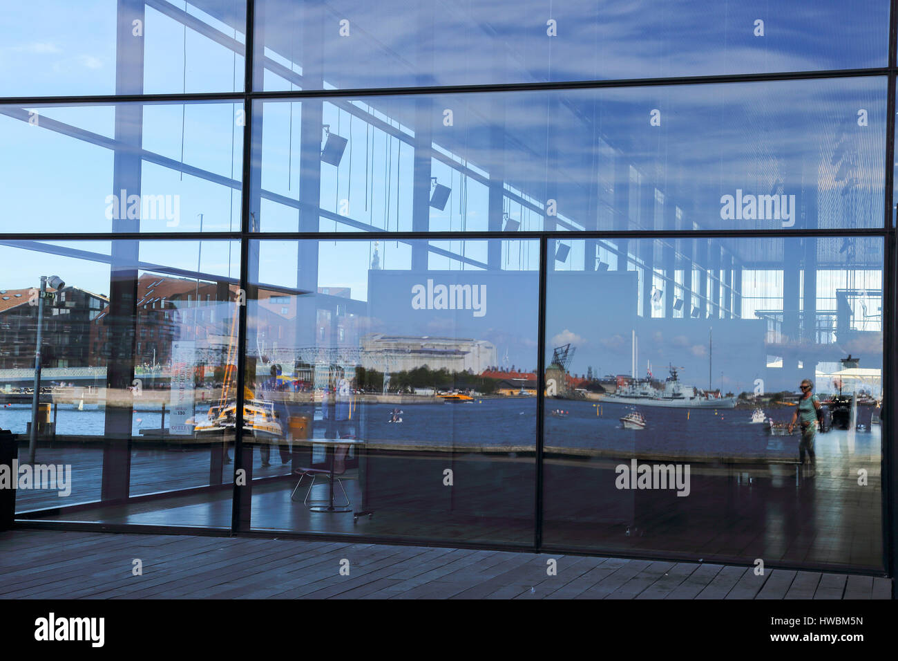 Black diamond buildings hi-res stock photography and images - Alamy