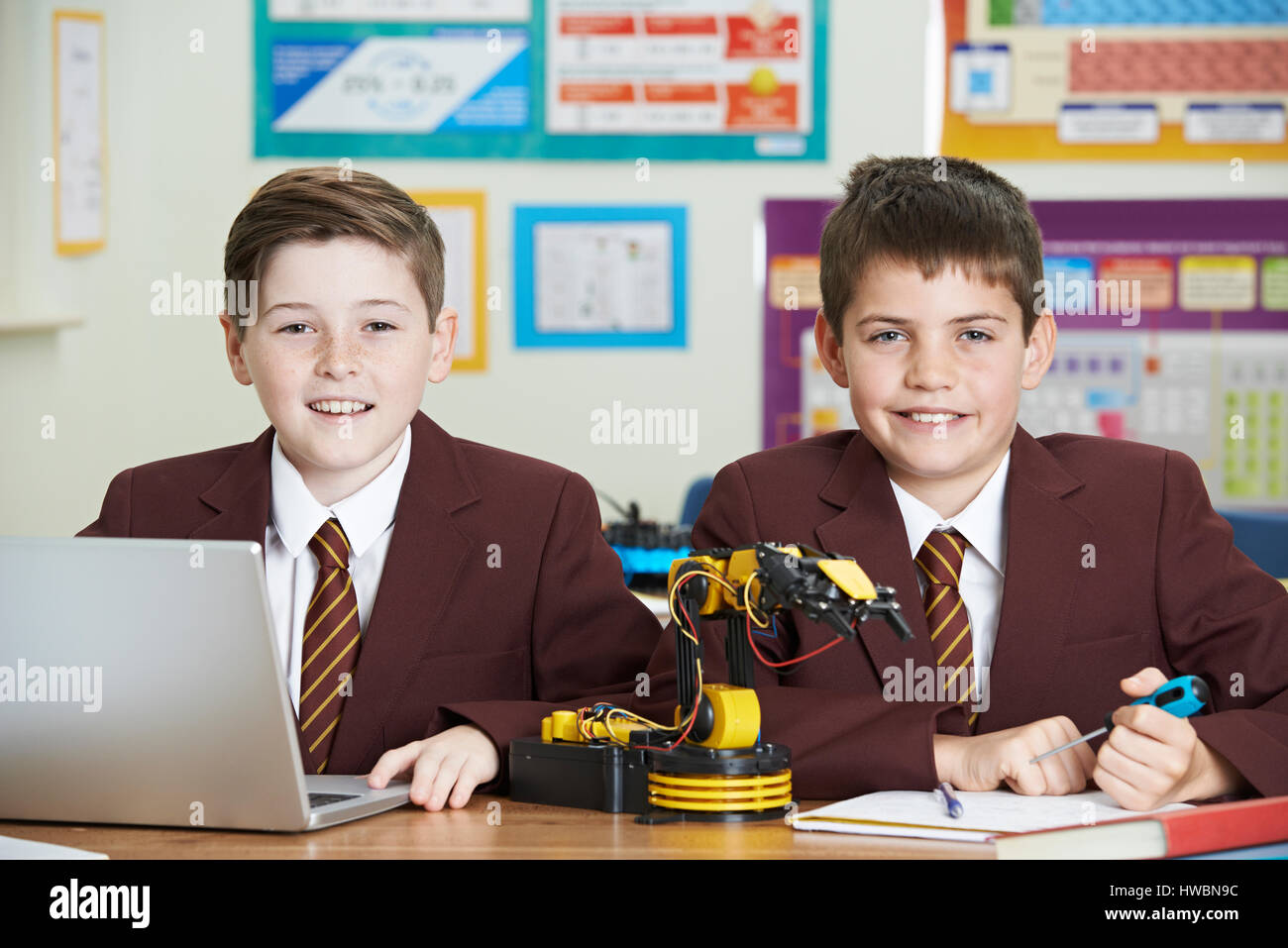 Robotics lesson hi-res stock photography and images - Alamy