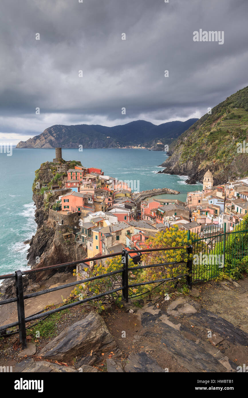 Vernazza fishermen village in Cinque Terre, unesco world heritage in ...