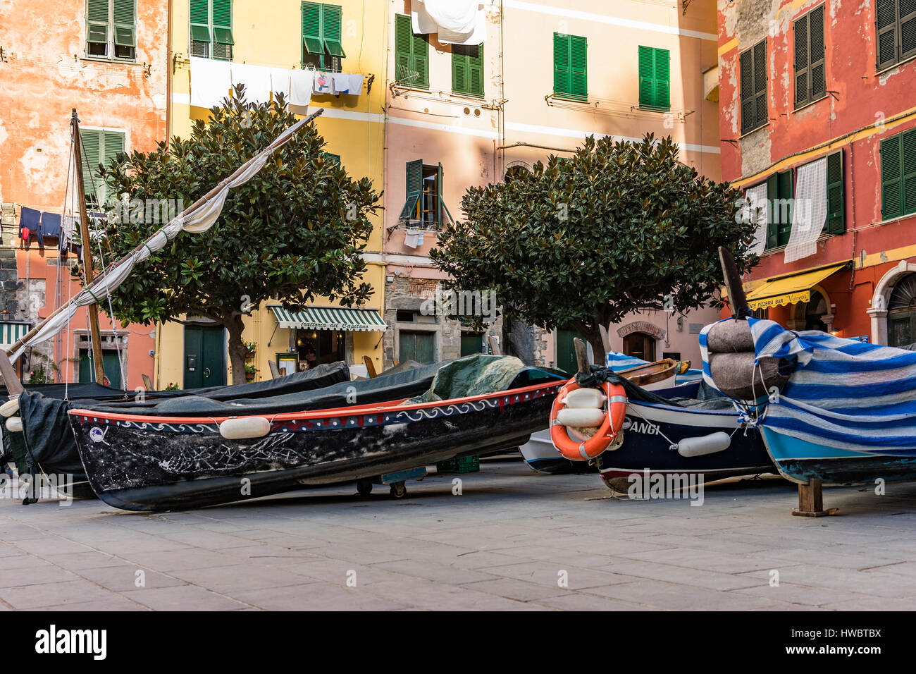 Traditional Italian fishing boats Stock Photo - Alamy