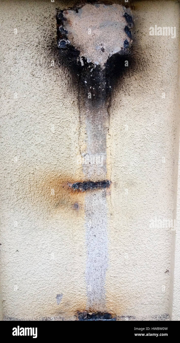 Damaged, dirty and burnt platered wall - bacground Stock Photo - Alamy