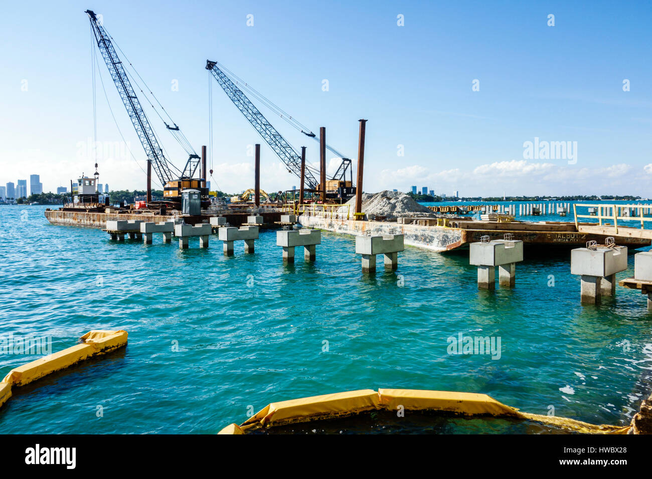 Concrete Pilings Stock Photos & Concrete Pilings Stock Images - Alamy