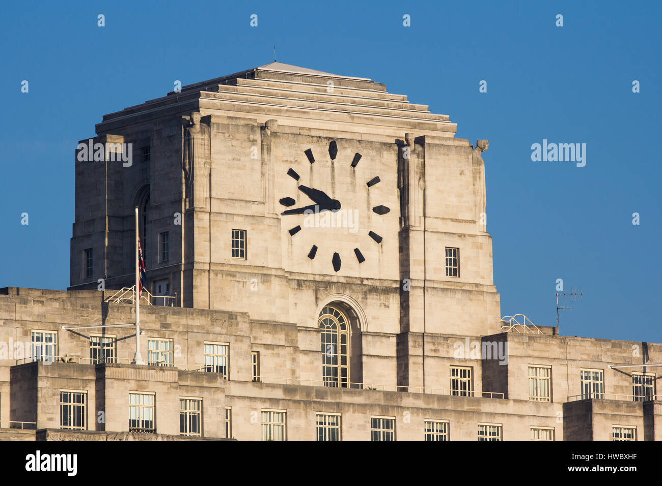 Shell mex house hi-res stock photography and images - Alamy