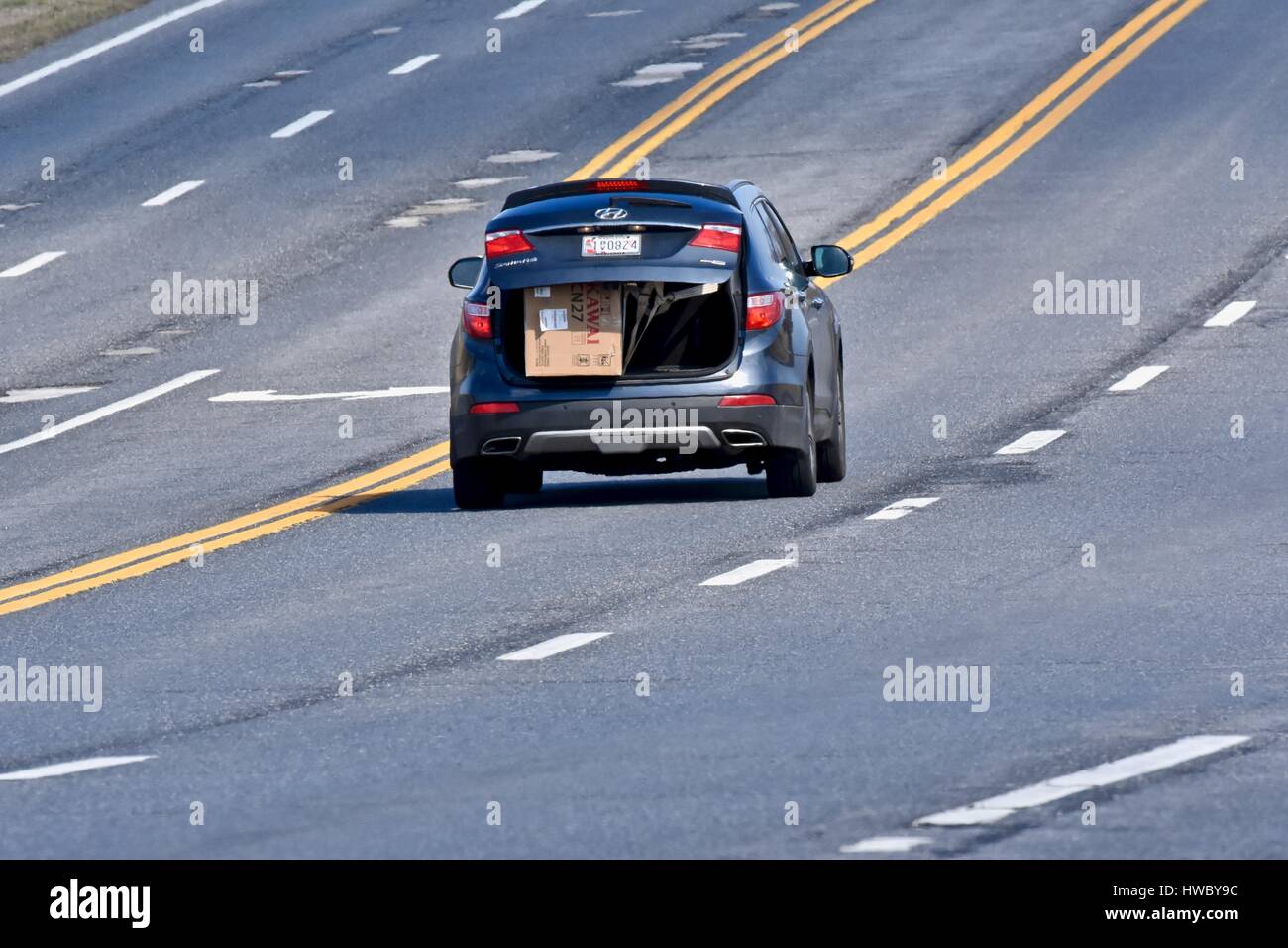 Open car trunk hi-res stock photography and images - Alamy