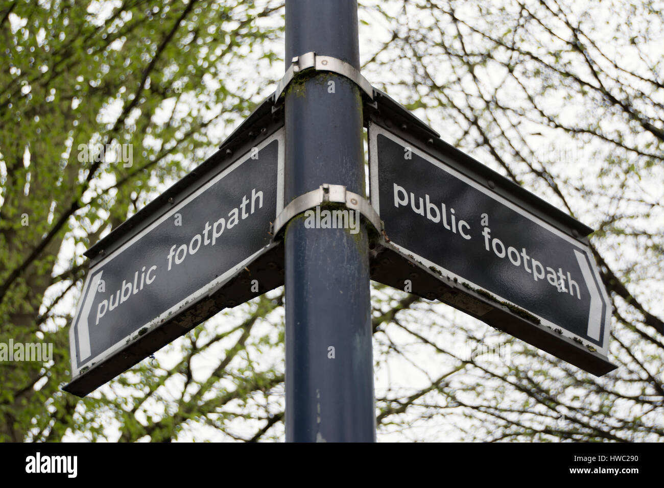 Public footpath signs hi-res stock photography and images - Alamy
