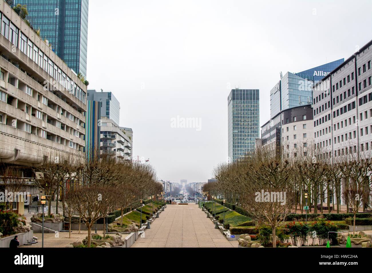 Financial district of La Defense. Paris Stock Photo - Alamy