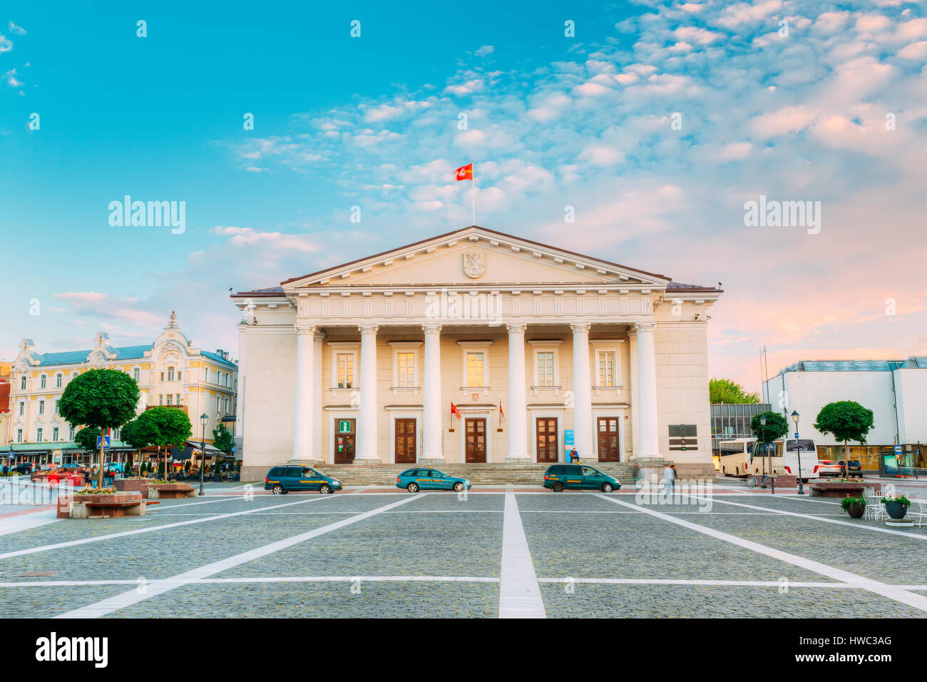 Facade of administrative building hi-res stock photography and images ...