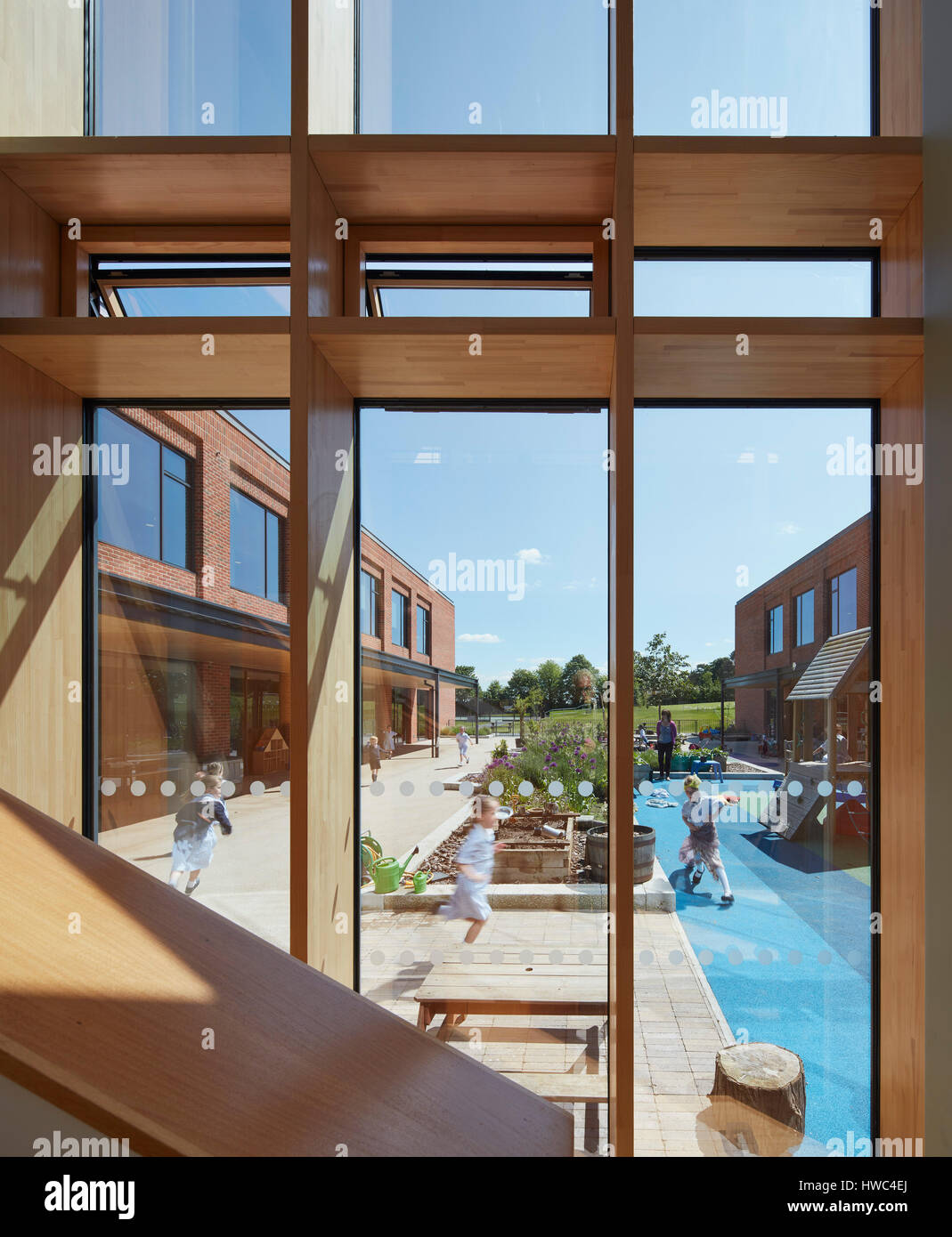 Courtyard play hi-res stock photography and images - Alamy