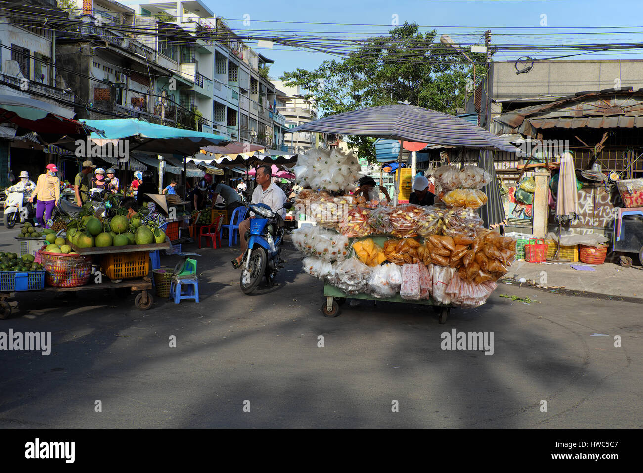 Cho lon market hi-res stock photography and images - Alamy